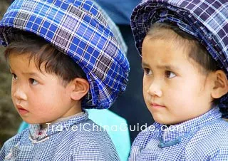 China Bouyi/Buyi Ethnic Group: Beliefs, Food, Crafts, Festivals