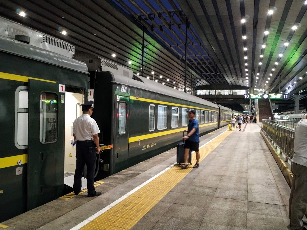 Xi'an to Shanghai Bullet Trains: High Speed Rail Tickets, Time, Cost